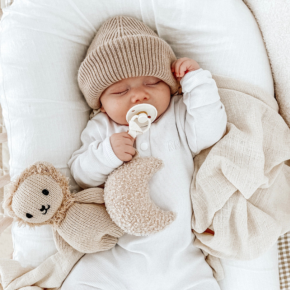 Shushu Moon Dummy Holder - Vanilla | Lune & Co – OH MIA BAMBINA